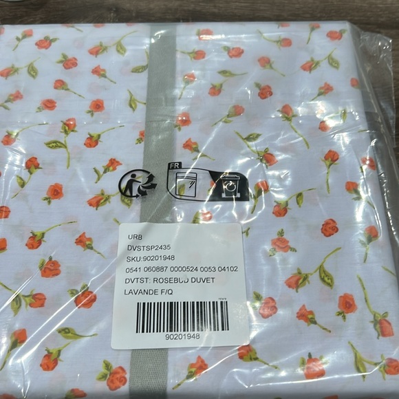 Urban Outfitters | Bedding | Vintage Inspired Uo Rosebud Floral Duvet ...